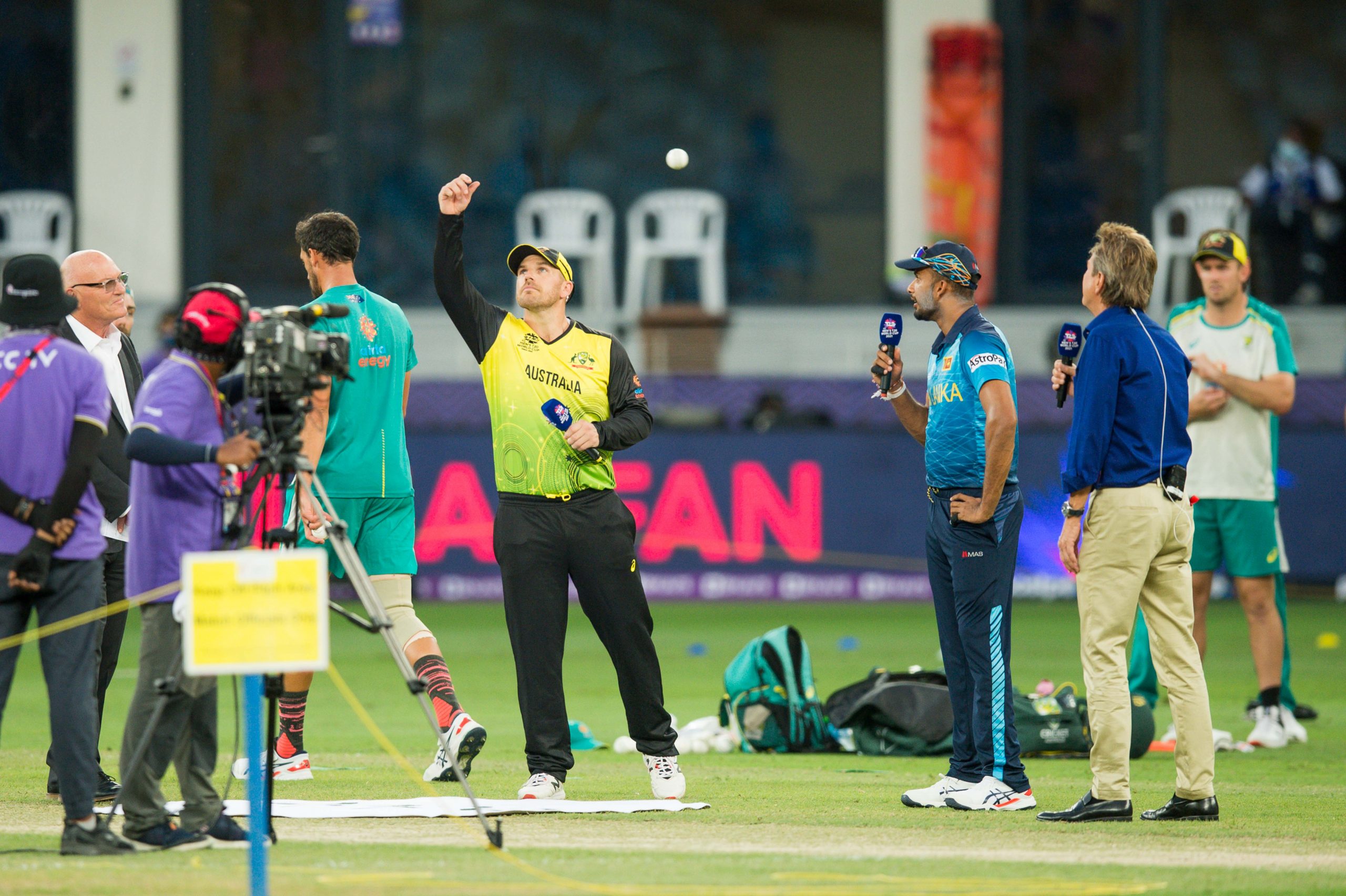 තීක්ෂණ යළි අවසන් 11 ට - ශ්‍රී ලංකාව පන්දුවට පහර දෙයි - Sri Lanka Cricket