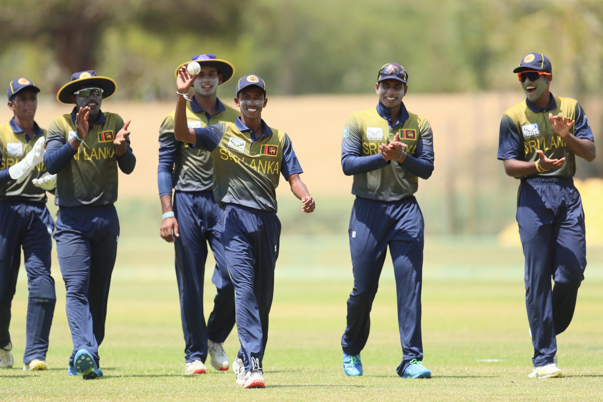 ගරුක සංකෙත්ගෙන් සුපිරි පන්දු යැවීමක් - Sri Lanka Cricket
